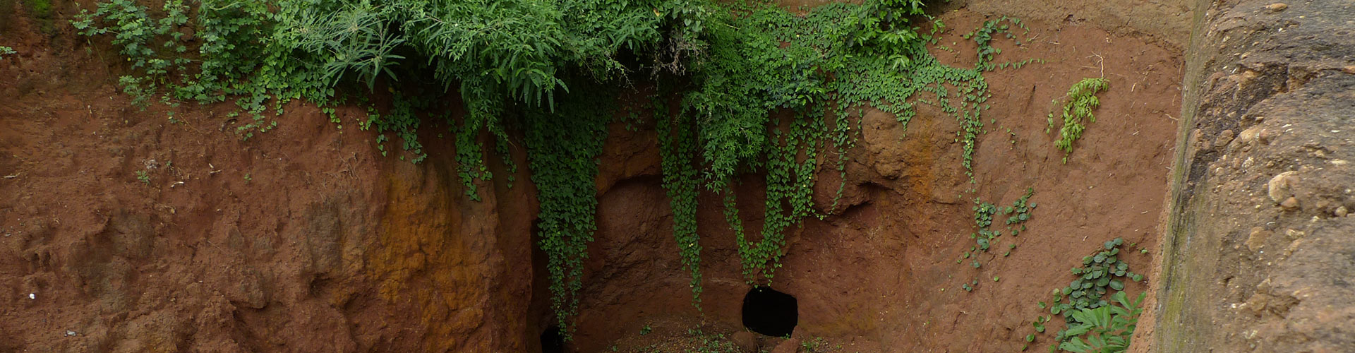 Le village souterrain de Bohicon : un site unique au Bénin - TripConnexion